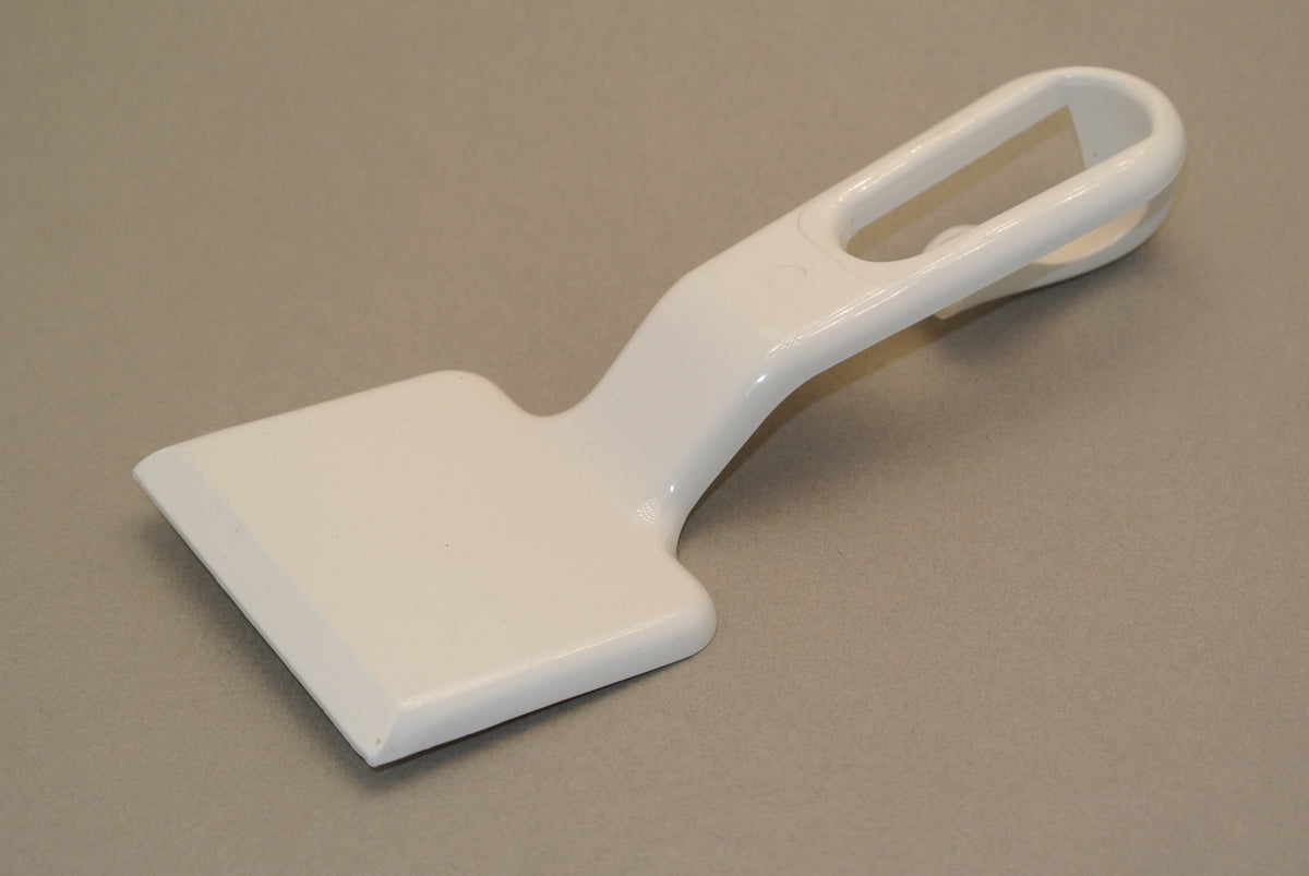 Little White Plastic Scraper – Axman Surplus